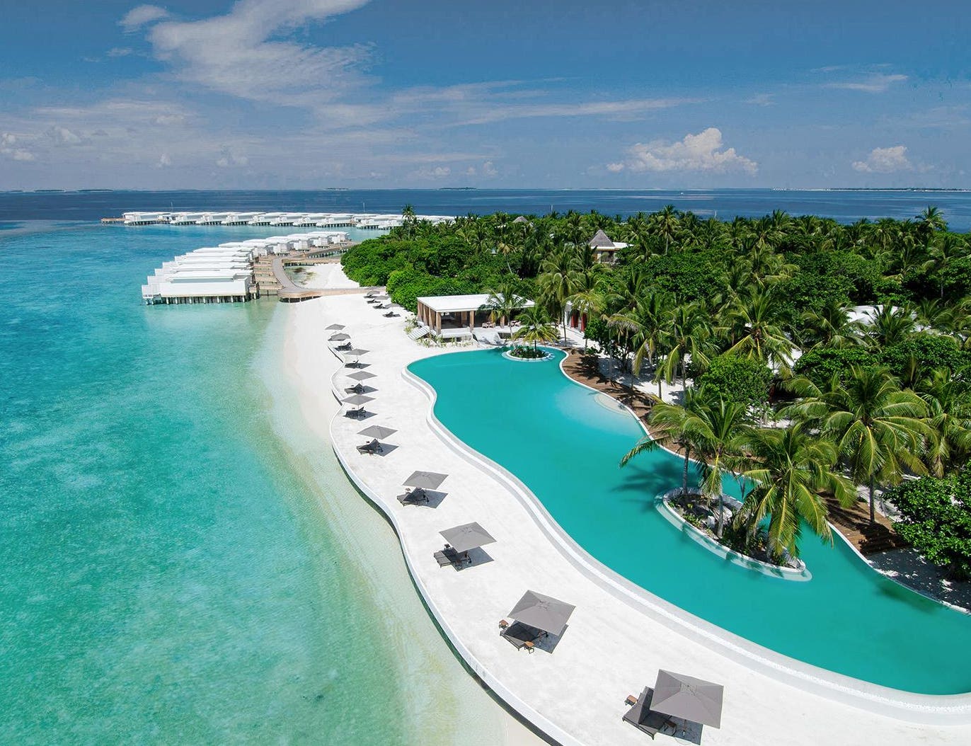 The Top Ten Most Luxurious Beaches In The World In 2025 - FANDOMZ